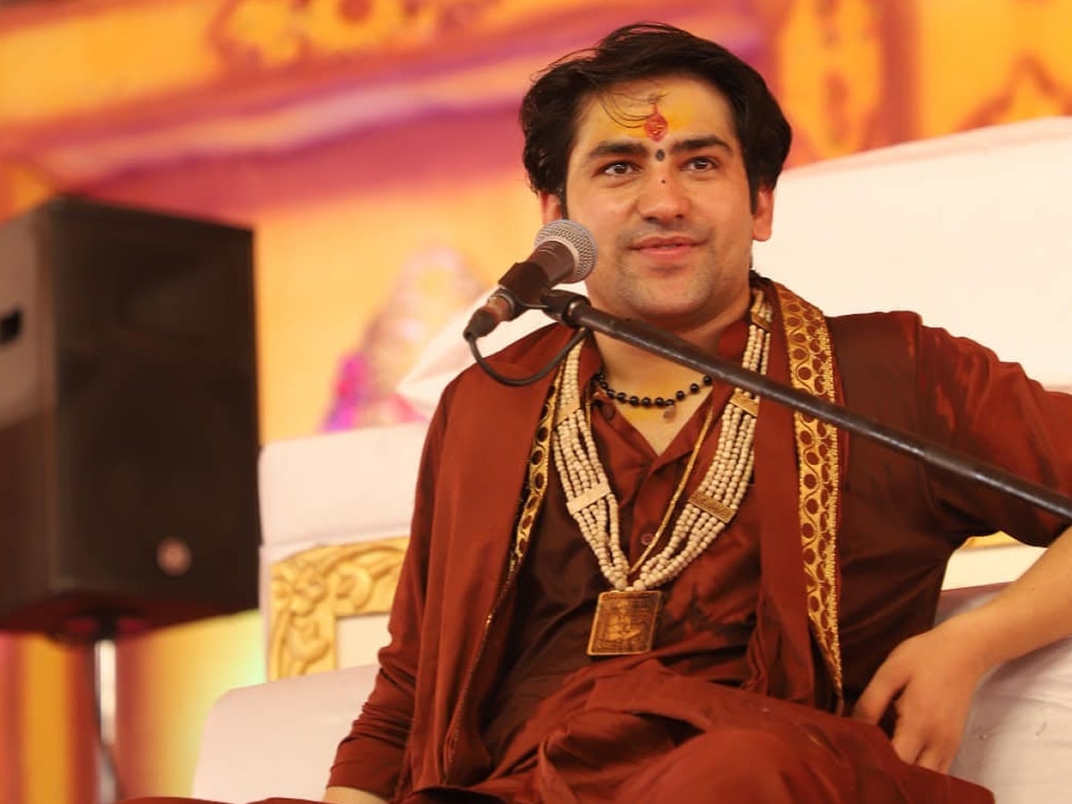 करोड़ों के मालिक हैं पंडित धीरेंद्र शास्त्री, होश उड़ा देगी बागेश्वर ...