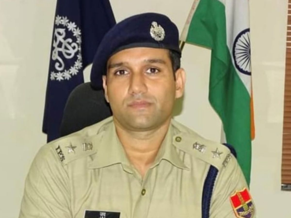 Success Story of Jai Yadav became IPS after getting hope from family ...
