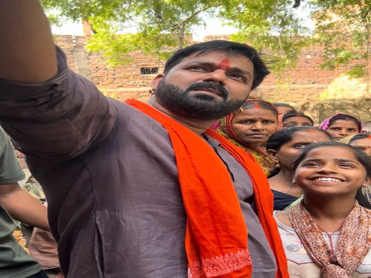Lok Sabha elections 2024 Bhojpuri star Pawan Singh interacted with the public in Karakat | Pawan ...