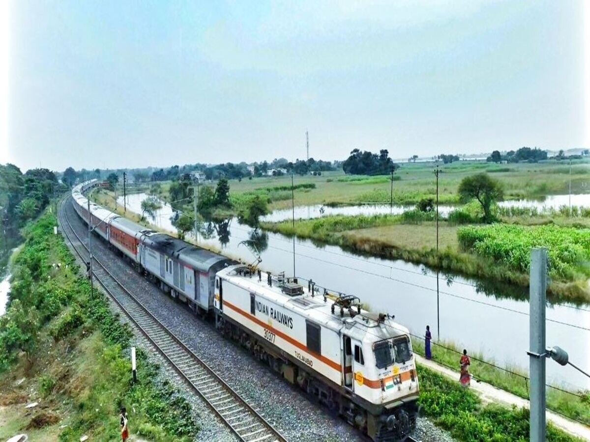 General Knowledge: ସେହି ଟ୍ରେନ ଯିଏ ୨୧ ତୋପ ସଲାମୀ ପାଇବା ପରେ ଆରମ୍ଭ କରିଥିଲା ଯାତ୍ରା