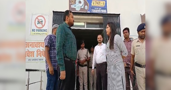 Saharsa DM conducted surprise inspection of Sadar Hospital health ...