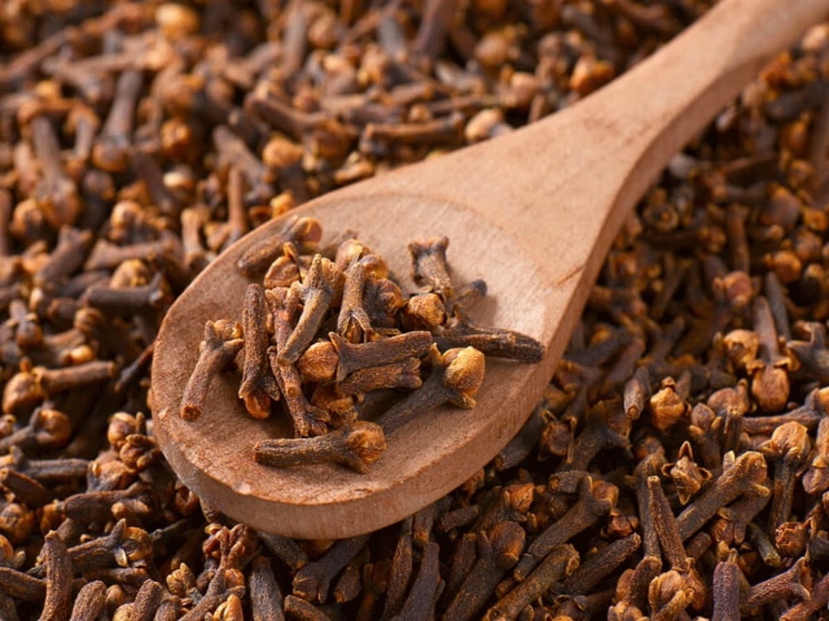 Clove relieves cough and joint pain in a moment know method of remedy ...