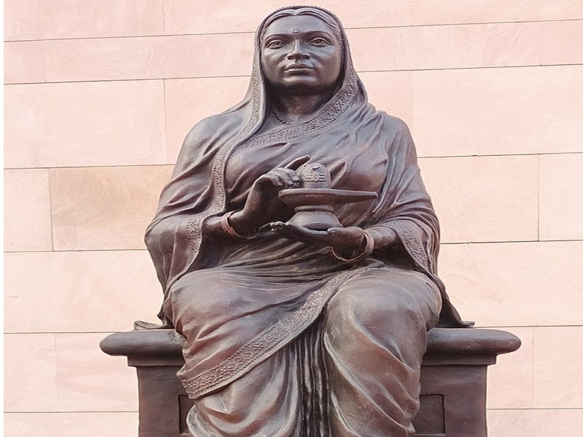 Kashi Vishwanath Mandir varanasi Indore Queen Ahilyabai Holkar had got ...