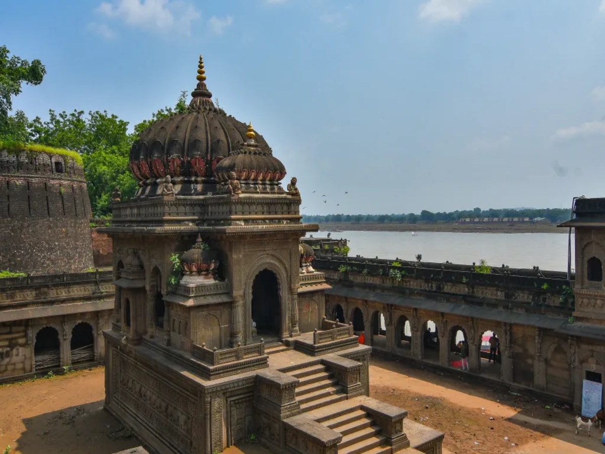 Maheshwar Tourist place Which is known as Banaras of Madhya Pradesh ...