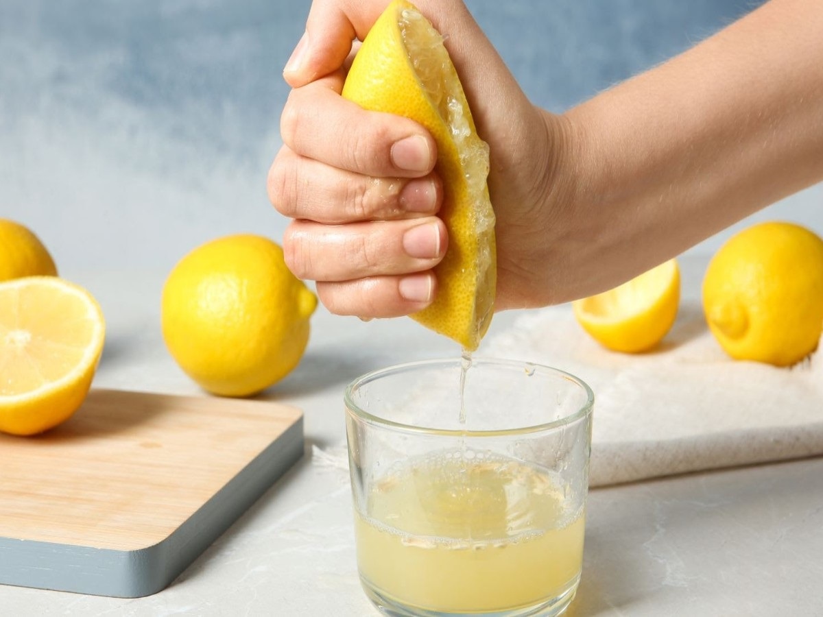 10 amazing health benefits of lemon in summer nimbu ke fayde in hindi ...