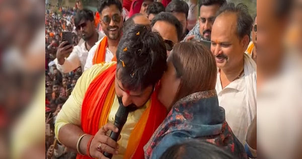 Karakat Lok Sabha Seat Pawan Singh and Jyoti Singh see photos | Karakat Lok Sabha Seat: मंच पर ...