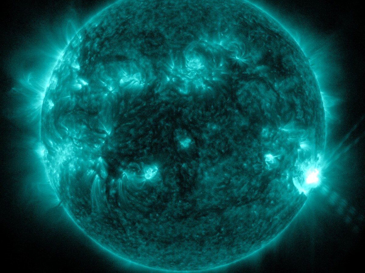 Solar Flares Caught On Camera, Watch NASA Video Huge Explosion On Sun ...