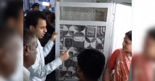 Udaipur News District Collector Arvind Poswal check drinking water ...