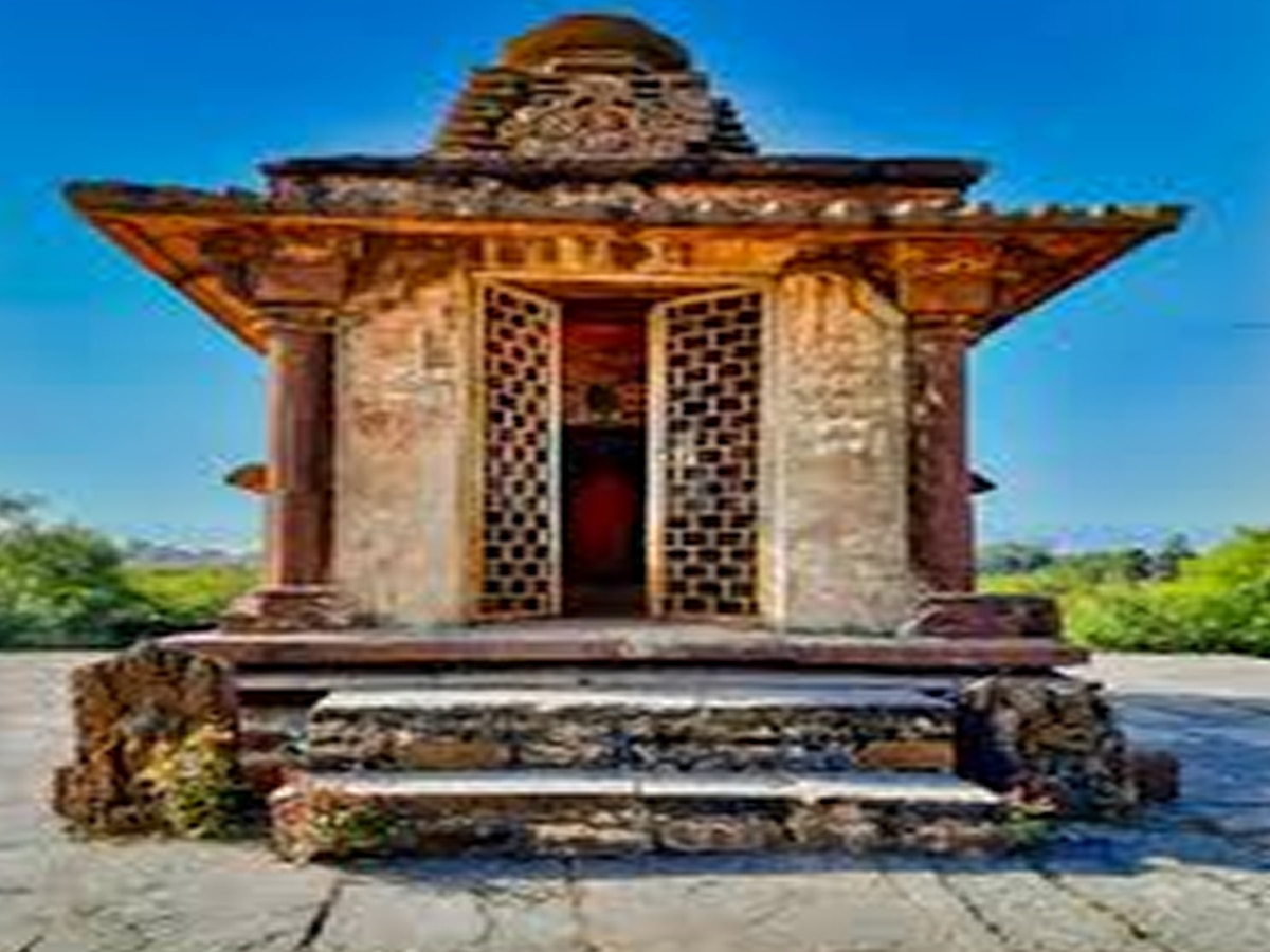 1100 years old temple devgun mandir samuh of lord vishnu in satna ...