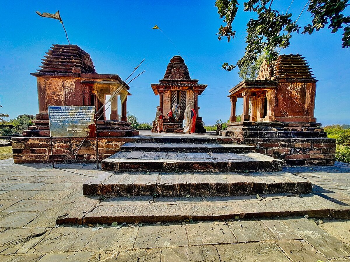 1100 years old temple devgun mandir samuh of lord vishnu in satna ...