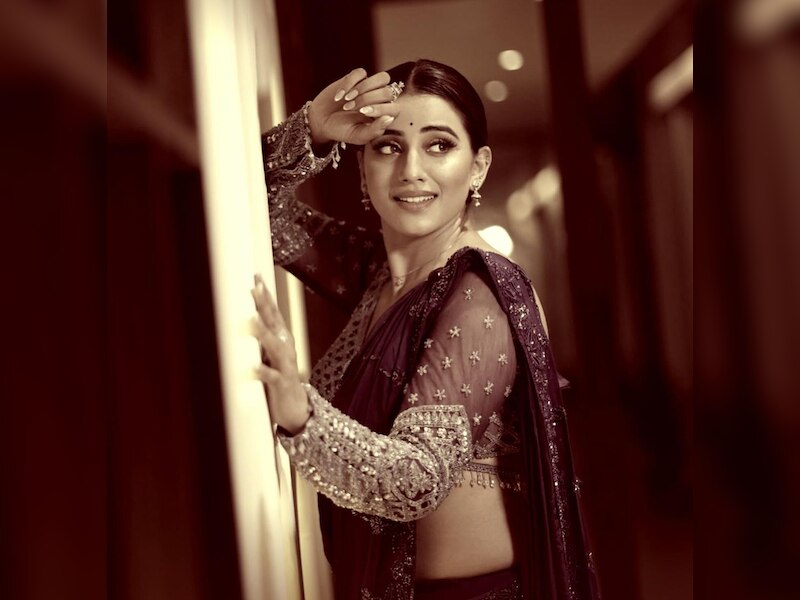 bhojpuri actress singer and dancer akshara singh beautiful pictures in ...
