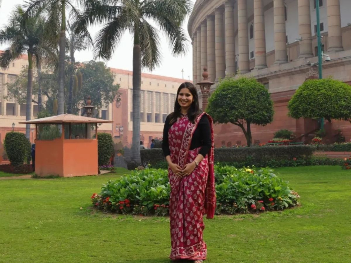 Success Story Of Ayushi Pradhan given UPSC exam 3 attempts At age of 26 ...