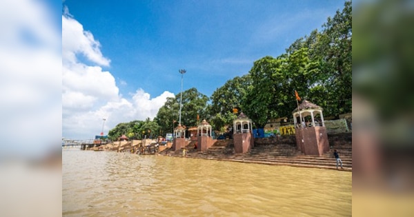 Famous ganga ghat in patna from Gandhi to baans every ghat has ...