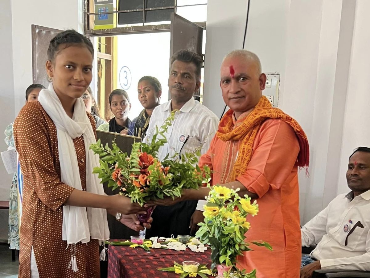 Chhindwara Ayurvedic doctor Prakash Indian Tata treated many celebrities like Sanath Jayasuriya ...