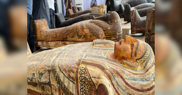 A 19th century mummy kept in a Mexico museum has a broken hand creating ...