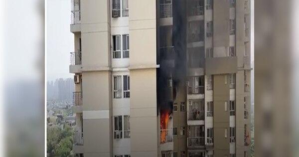 Noida Sector 100 Fire news how it happened read more detail | Noida ...