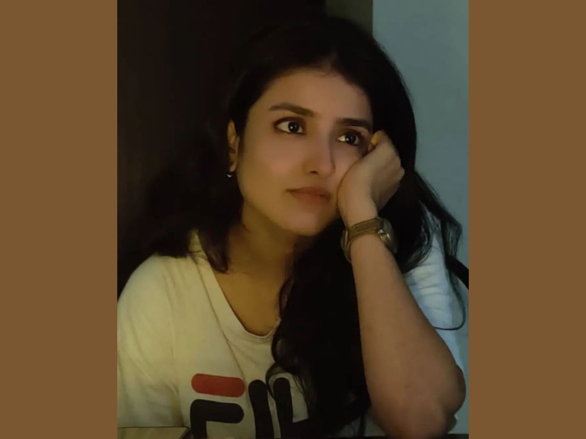 panchayat 3 cast vidhayak ji daughter chitra Kirandeep Kaur Sran glamrous beautiful photos ...