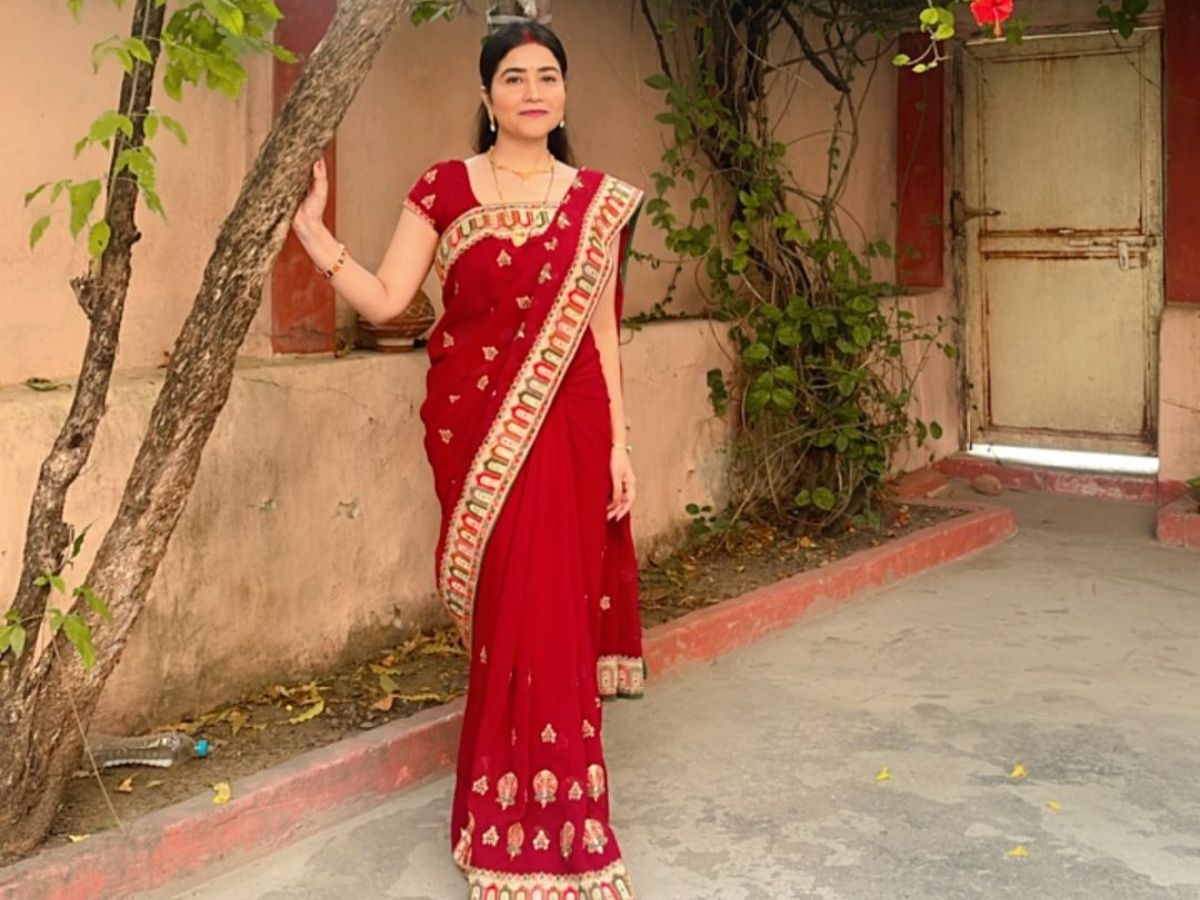 Who is Panchayat 3 Raveena aka aachal tiwari rinki friend glamours photos | 'पंचायत 3' में रिंकी ...