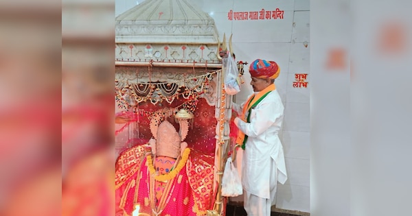 Rajasthan Lok Sabha Election Kanhaiya Lal Meena paid obeisance at Paplaj Mata mandir | Rajasthan ...