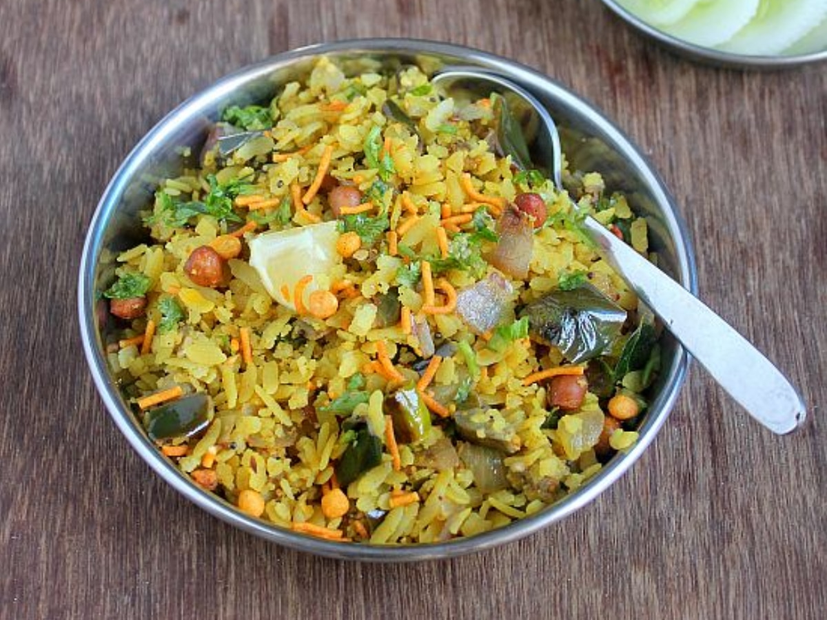 सिर्फ इंदौरी ही नहीं ये 16 वैरायटी का पोहा है फेमस, क्या आपने कभी किया ...