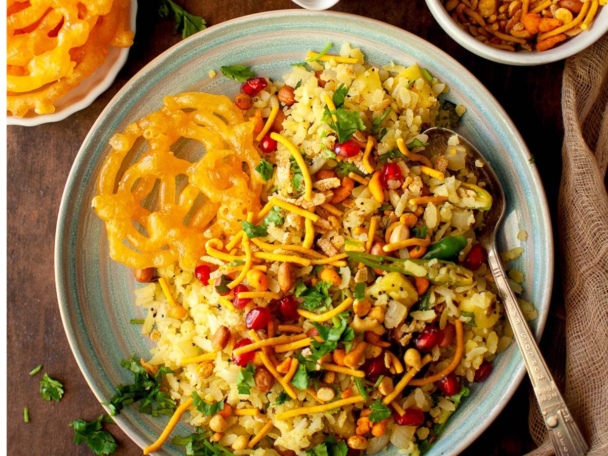 सिर्फ इंदौरी ही नहीं ये 16 वैरायटी का पोहा है फेमस, क्या आपने कभी किया ...