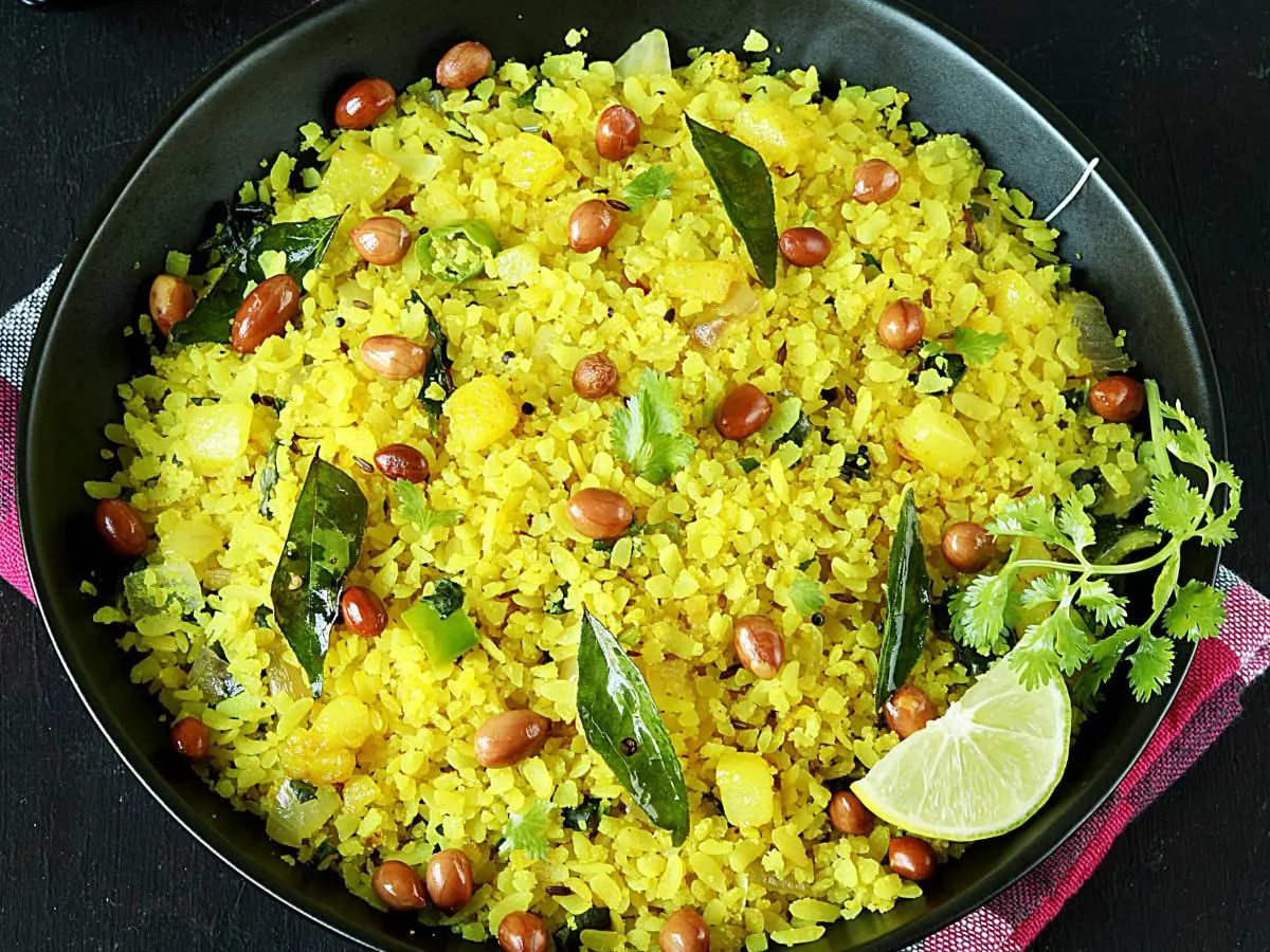 सिर्फ इंदौरी ही नहीं ये 16 वैरायटी का पोहा है फेमस, क्या आपने कभी किया ...