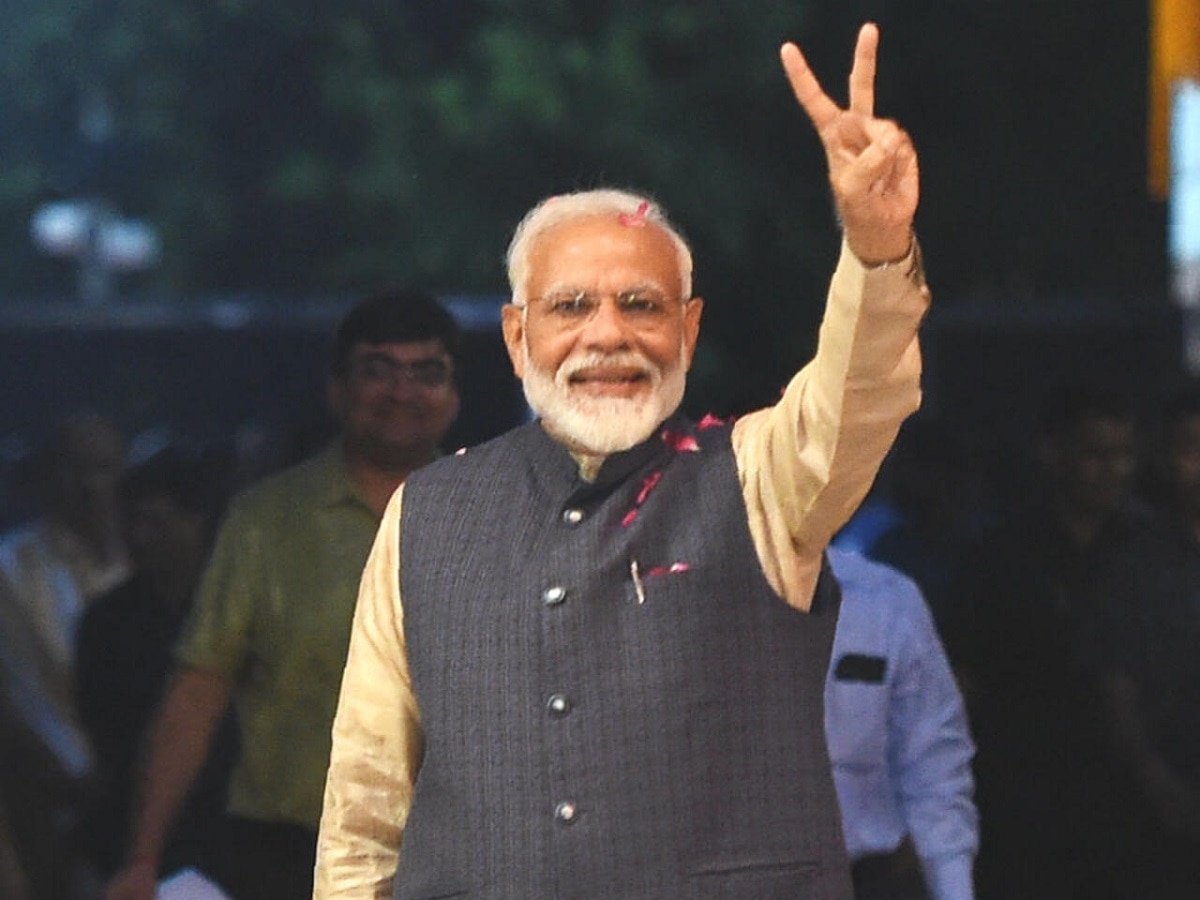 PM Modi Fashion Icon in Indian leaders how branded Goggles Watches Pen ...