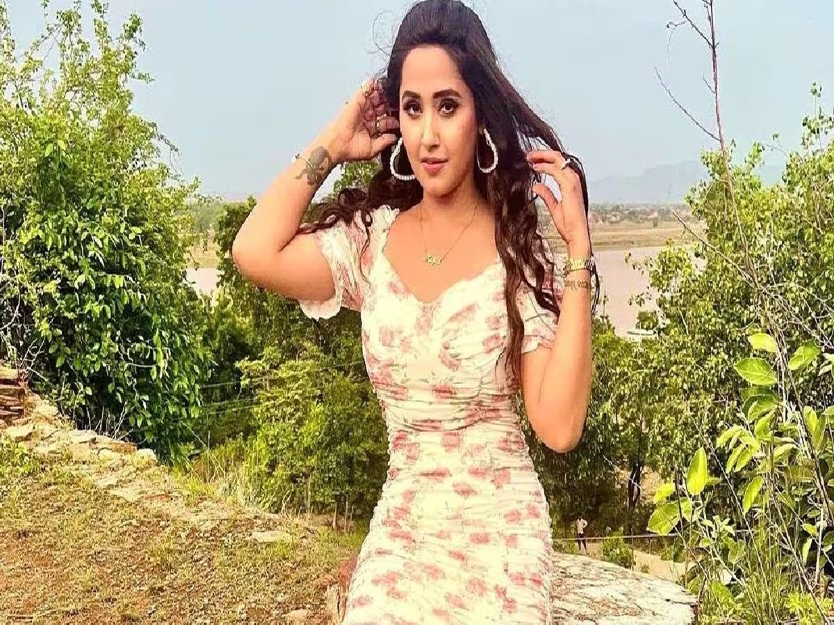 Bhojpuri actresses mms leaked from akshara singh monalisa to kajal raghwani | Bhojpuri Actresses ...