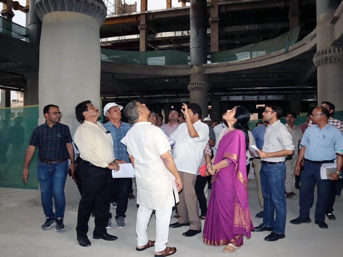 Jaipur News Minister Gajendra Singh Khinvsar inspected the under ...