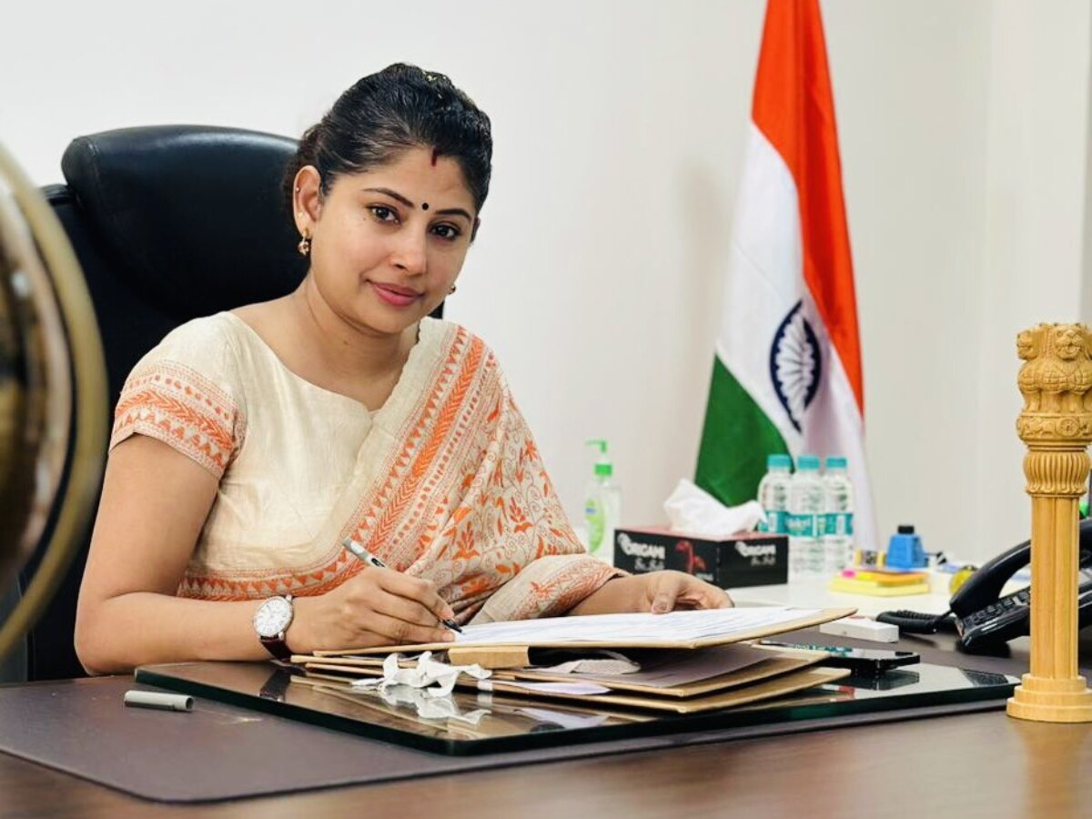 beautiful ias officer smita sabharwal cracked upsc with all india rank ...