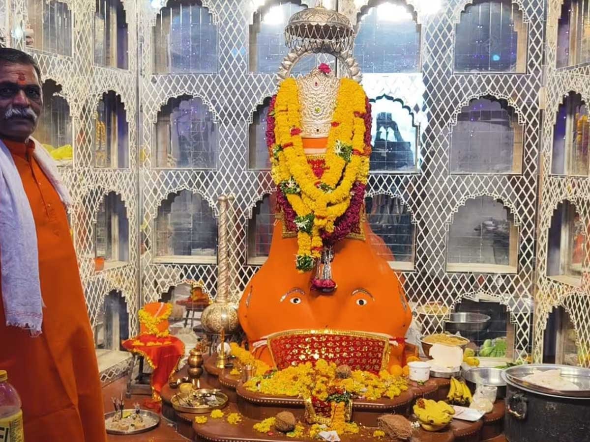 burhanpur ancient hanuman temple where grooms procession comes out ...