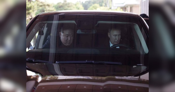 Aurus Senat Putin's official car which he takes with him on foreign ...