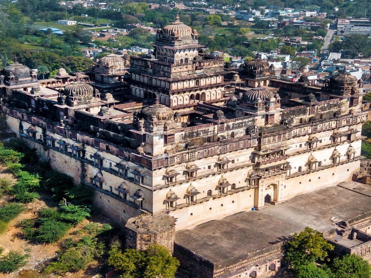 historical monuments of Madhya Pradesh Sanchi Stupa Khajuraho Gwalior ...