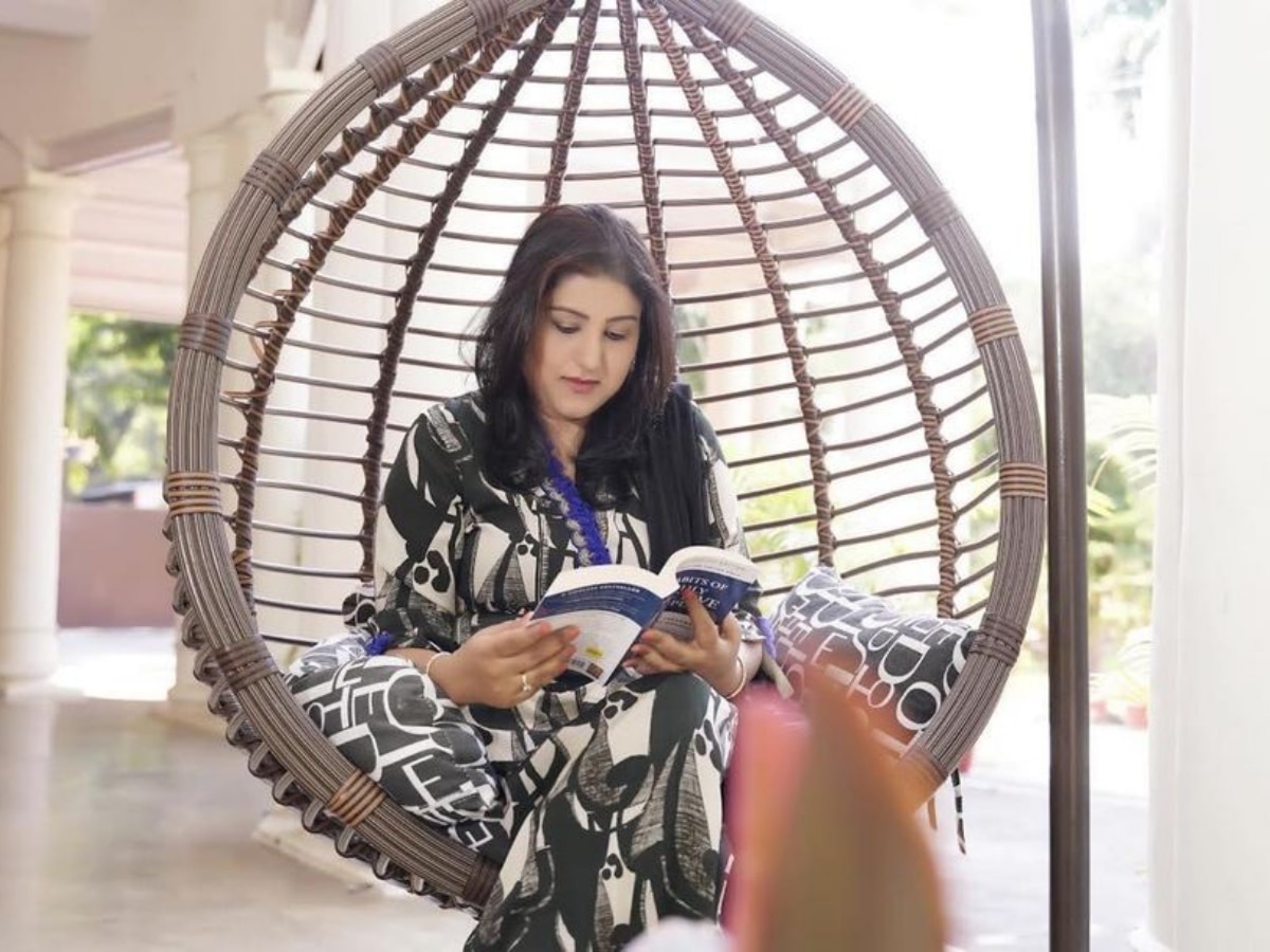 PWD XEN suspended on DMs recommendation who is IAS Neha Prakash | DM की ...