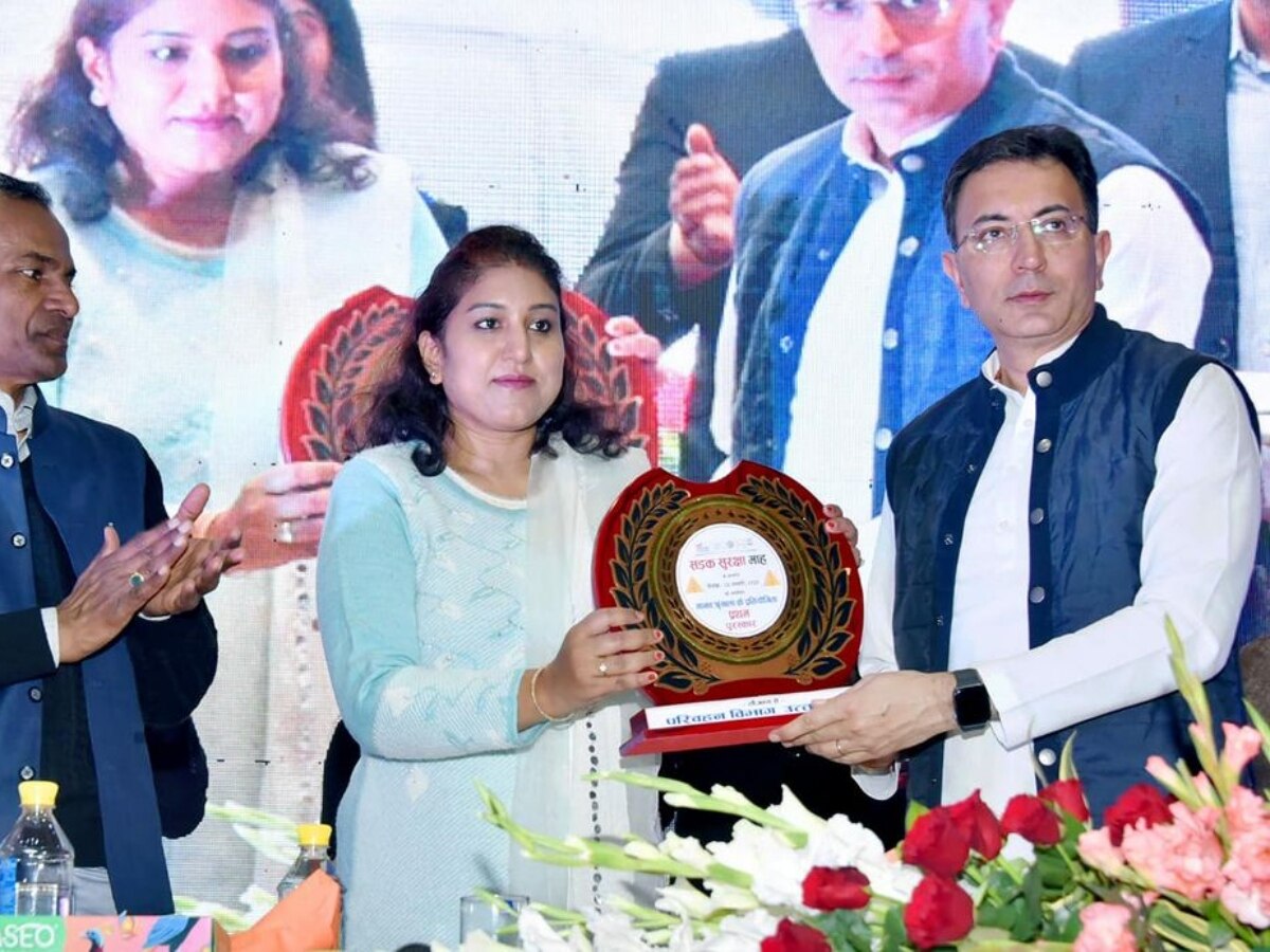 PWD XEN suspended on DMs recommendation who is IAS Neha Prakash | DM की ...