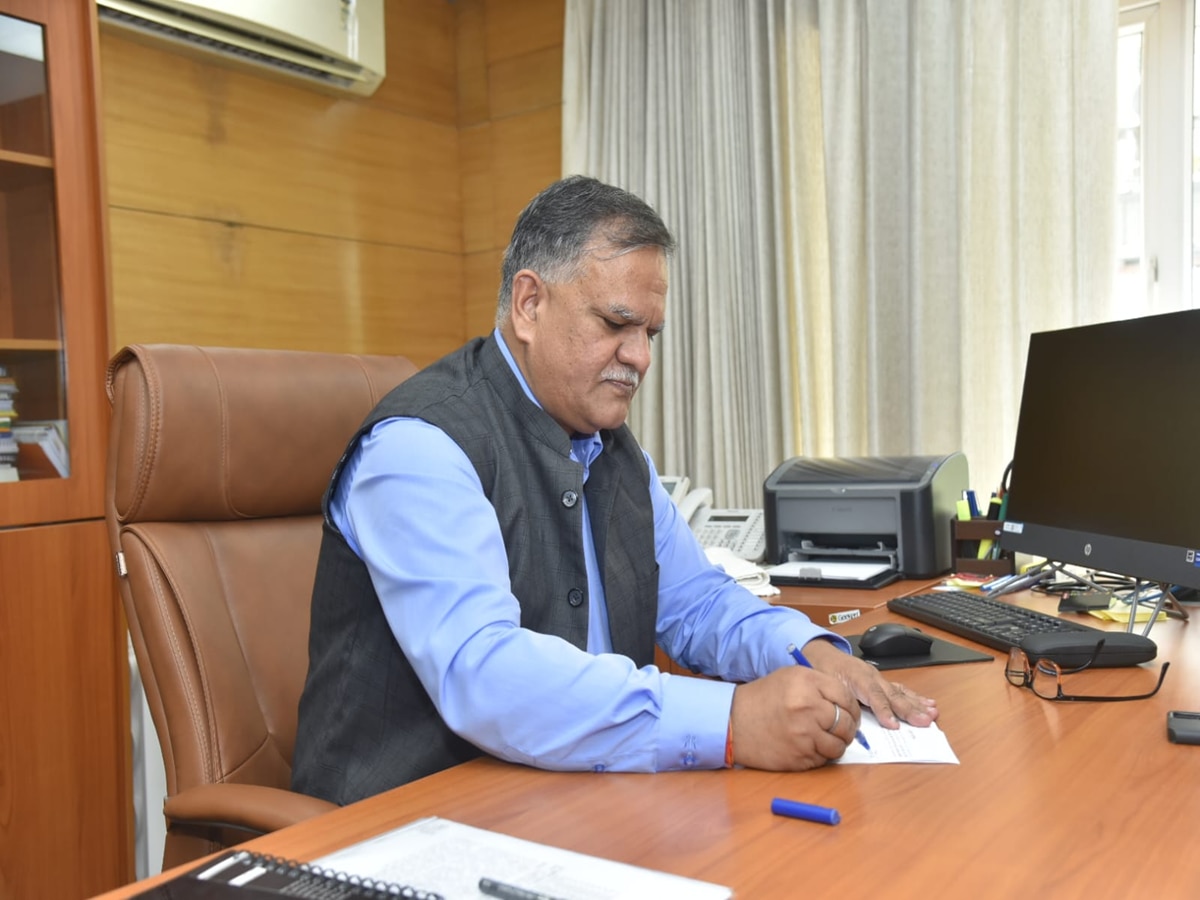 Ias manoj kumar singh from bihar become uttar Pradesh new chief ...