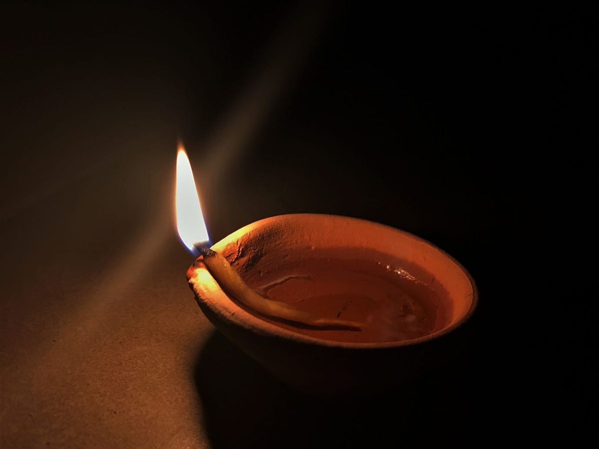 Vastu Tips Why diya lit during worship you may not know this reason ...