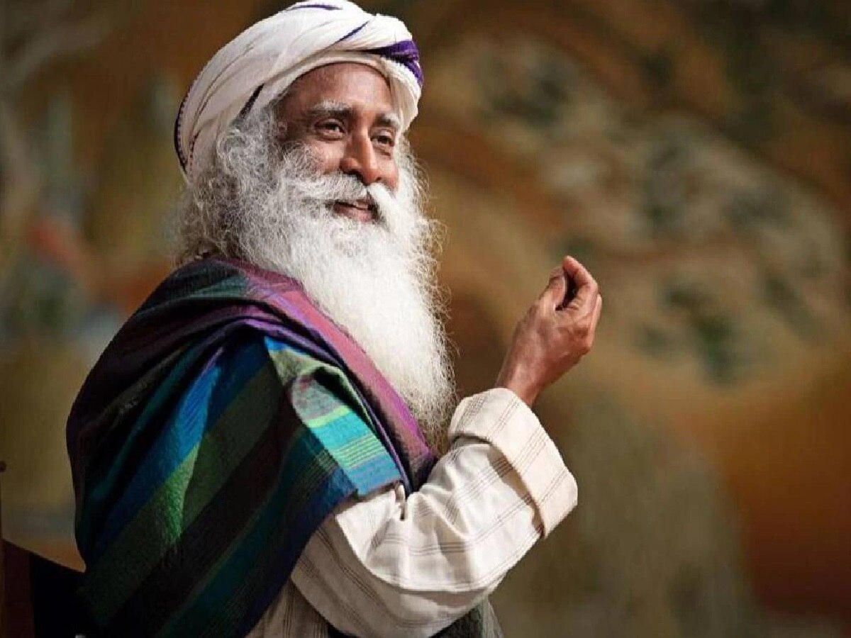 famous spiritual gurus in India who left Police Engineering job and ...