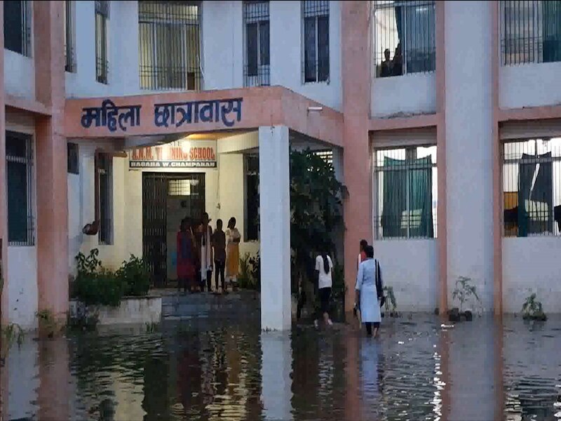 Bihar Rain people forced to migrate due to rising water level of river ...