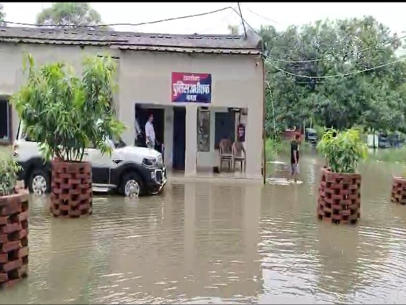 Bihar Rain people forced to migrate due to rising water level of river ...
