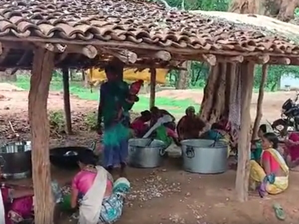 अनोखा, अद्भुत और बेमिसाल... 1000 फीट ऊंचाई पर बसे छत्तीसगढ़ के इस गांव ...