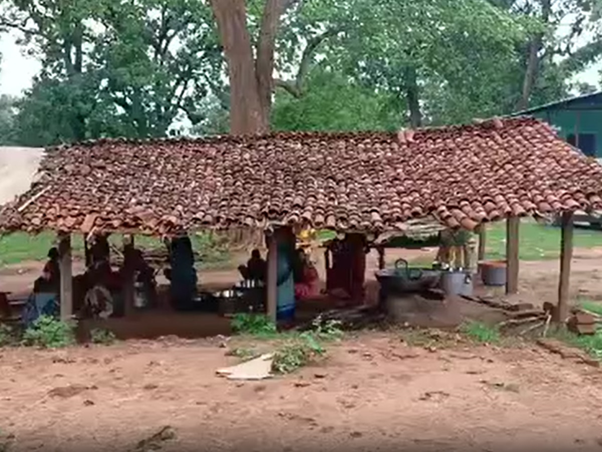 अनोखा, अद्भुत और बेमिसाल... 1000 फीट ऊंचाई पर बसे छत्तीसगढ़ के इस गांव ...