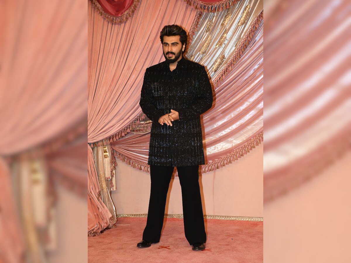 Amid breakup rumours with Malaika Arora Arjun Kapoor spotted in Anant ...