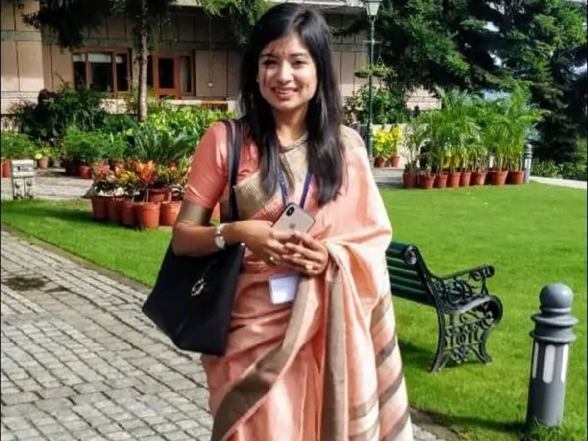 UPSC Success Story IAS Garima Agrawal Studied from IIT got job in Germany then cracked upsc cse ...