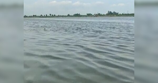 Burari and Wazirabad To save from floods flaws of Yamuna dam are being ...