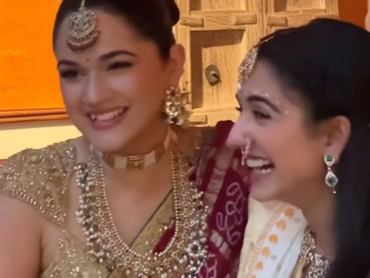 Anjali Merchant Gujarati look patola saree anant radhika Graha Shanti ...