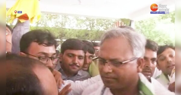 Odisha cadre IAS officer Manish Kumar Verma joined JDU Sanjay Jha was ...