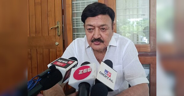 Congress leader Ajit Sharma says if Nitish is afraid of officials then he should resign | 'अगर ...