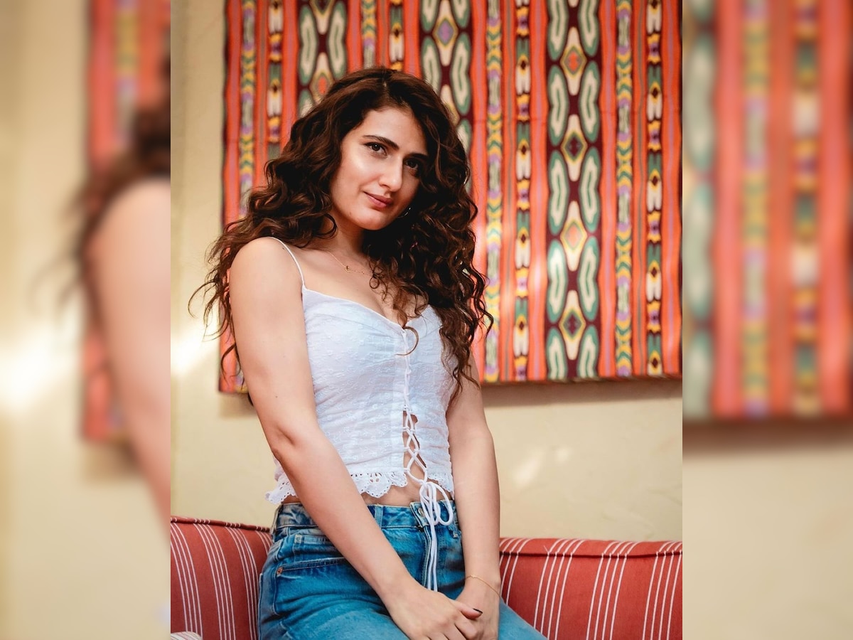 Fatima Sana Shaikh shares hot bold photos even she is muslim | ब्राह्मण परिवार से आती हैं ये ...