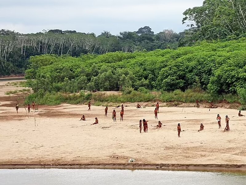 mascho piro tribe people rare and first appearance in Peruvian land ...